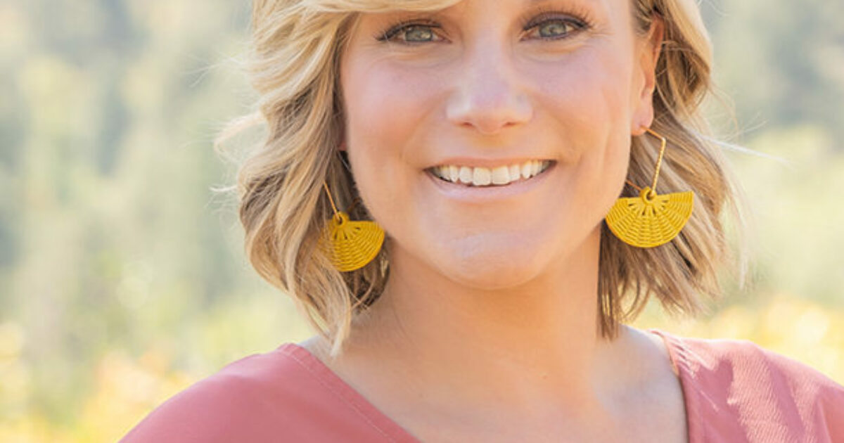 Stephanie Holmes | Integral Thread